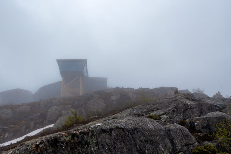 Reisetipp Norwegen: Rampestreken, Nesaksla und Høgaksla (981 Meter Höhe ...